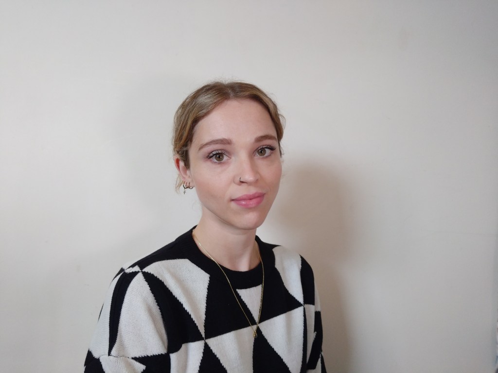 About – Robyn Vinter